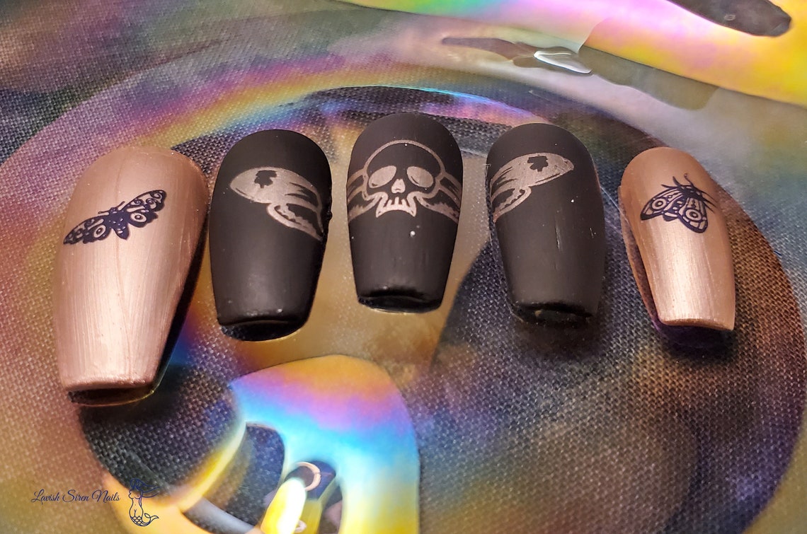 Death's Head Moth Press on Nails | Etsy