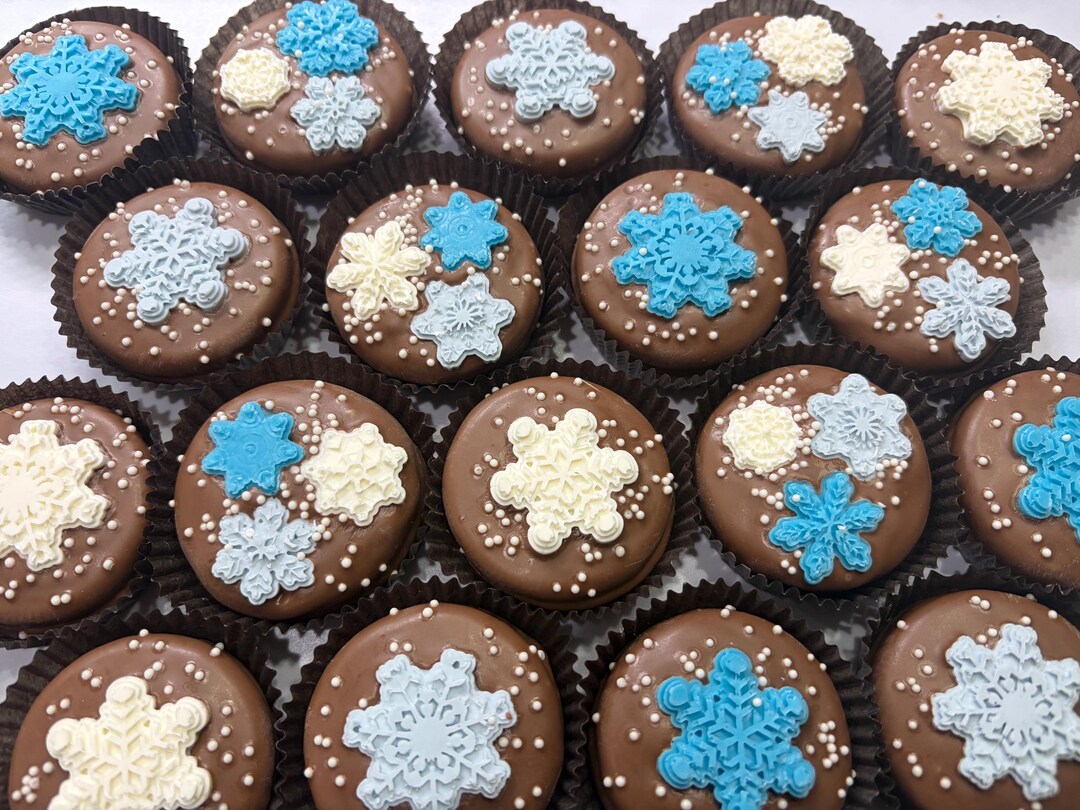 15 Milk Chocolate Dipped Snowflake Themed Oreos, Individually Wrapped ...
