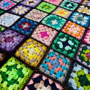 Vintage Knee Blanket Throw Granny Square Crochet Rug Black Edging ...