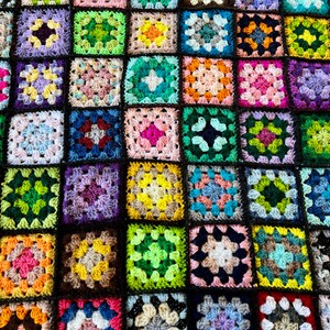 Vintage Knee Blanket Throw Granny Square Crochet Rug Black Edging ...