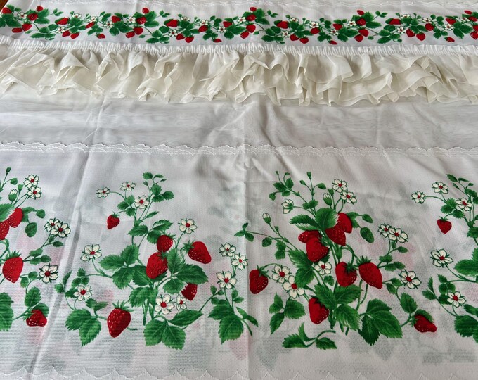 Vintage Cafe Caravan Net Curtains Tablerunner Set of Two Strawberry ...