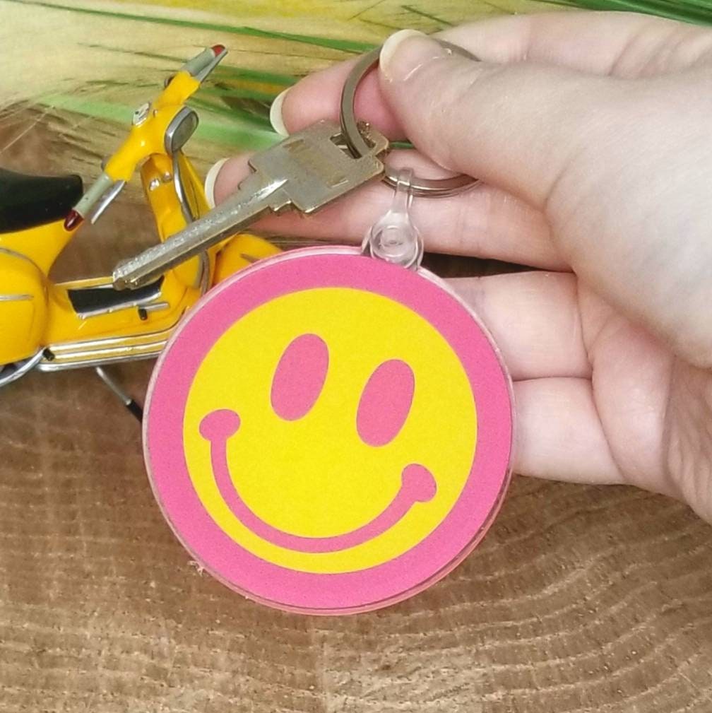 Preppy Face Keychain Retro Happy Face Keyring Cute Aesthetic - Etsy