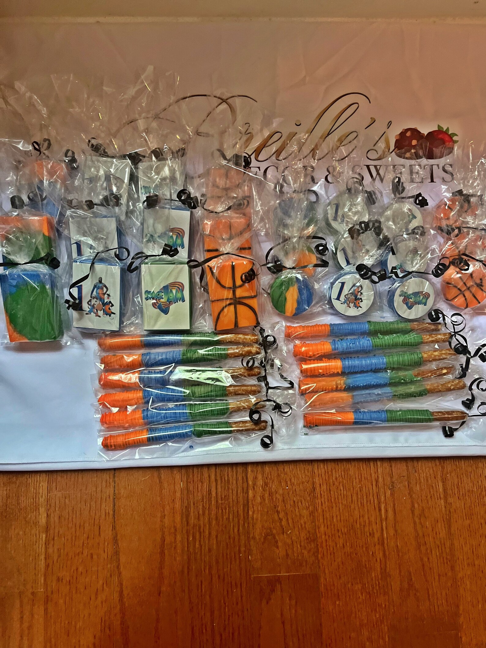 Space Jam Oreos, Rice Krispies, and Pretzels - Etsy