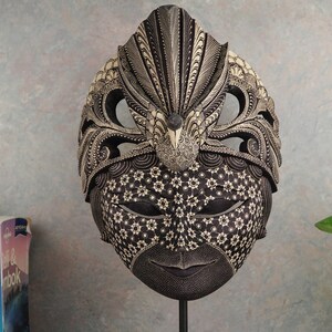 Indonesia Batik Mask Sculpture, Batik Pattern, Indonesia Batik ...