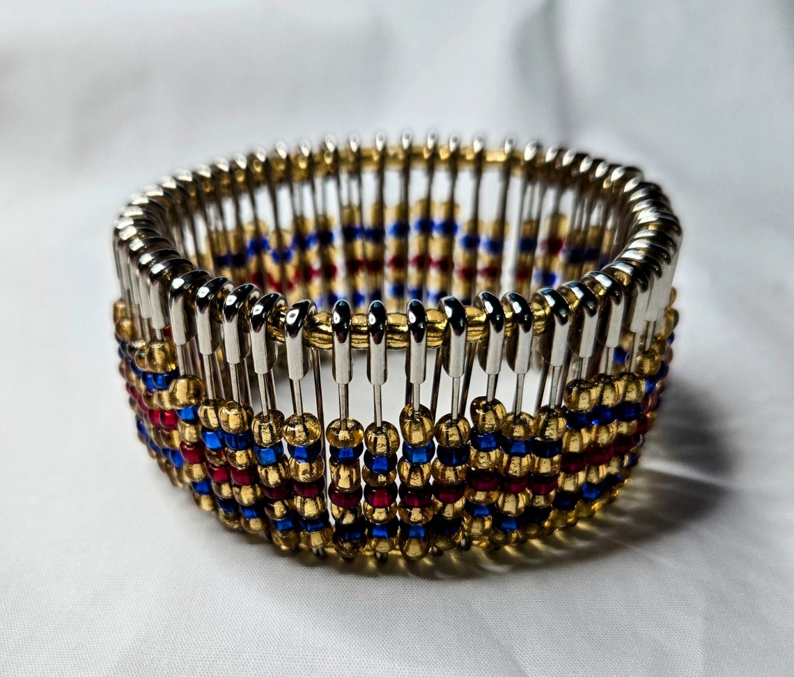 Thick Safety Pin Glass Bead Bracelet - Etsy