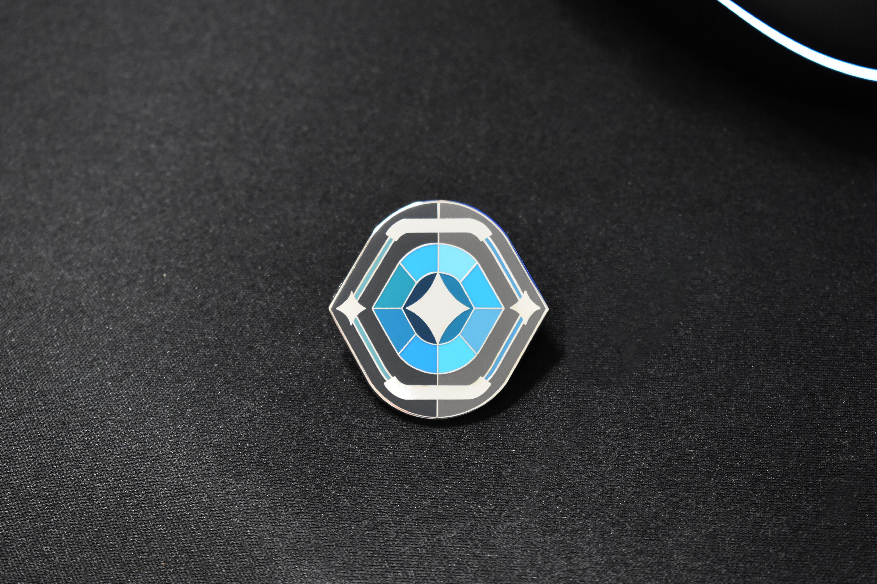 Platinum Enamel Pin - Valorant - Etsy