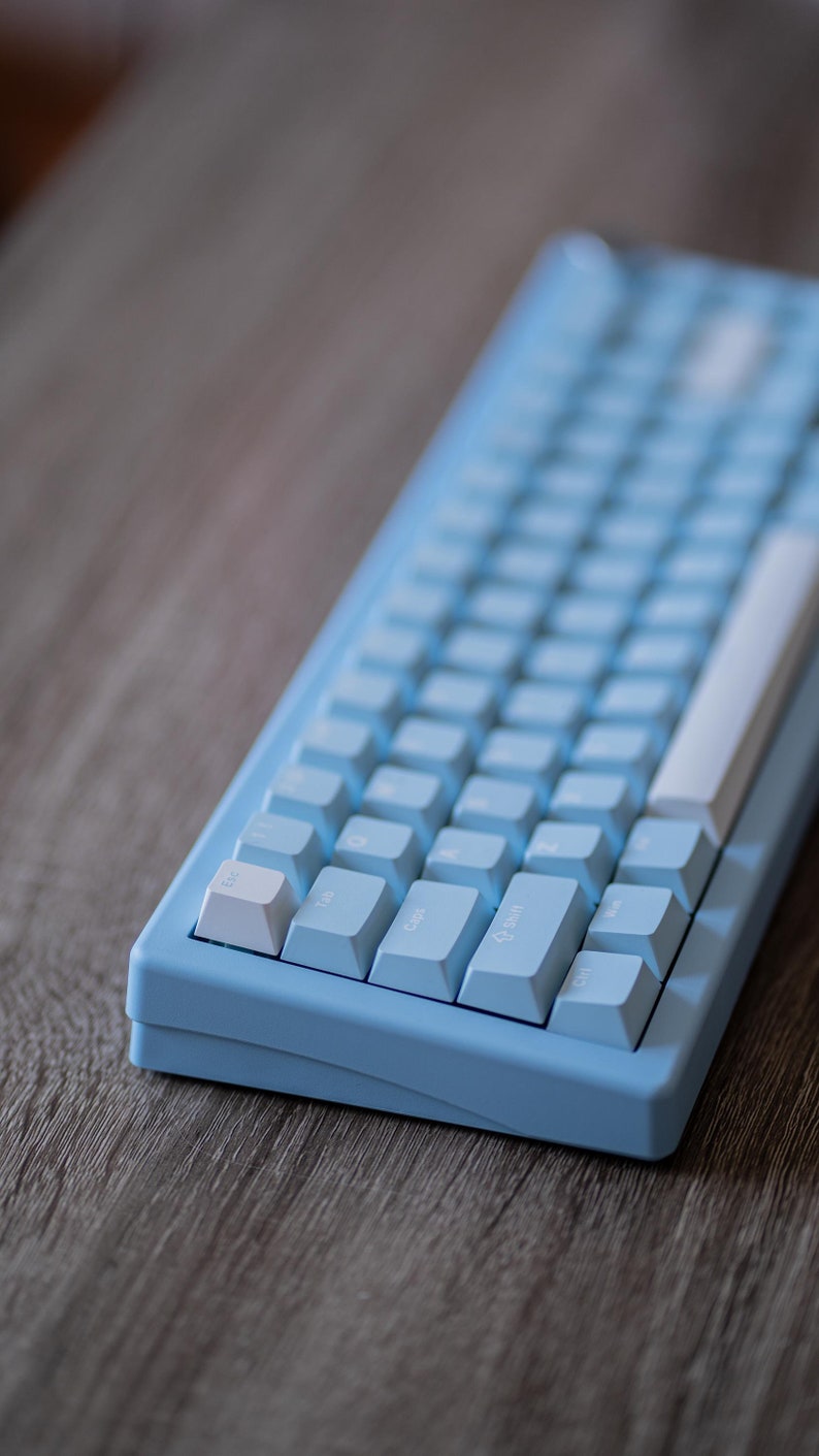 Blue & White Custom GMK67 Mechanical Keyboard - Etsy