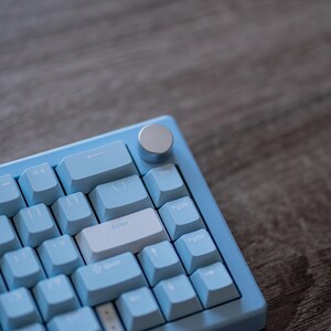 Blue & White Custom GMK67 Mechanical Keyboard - Etsy