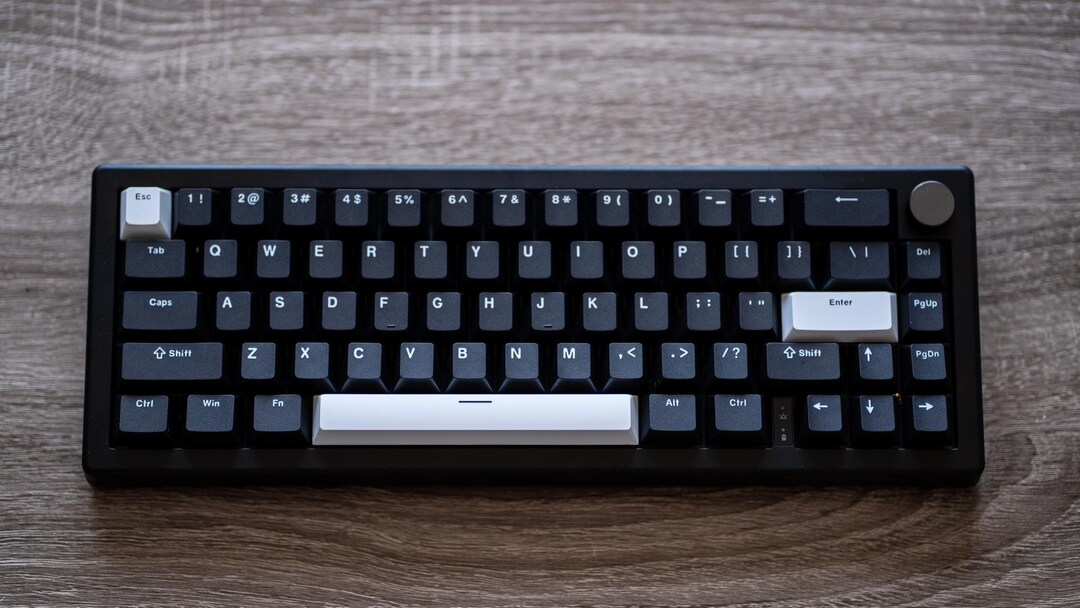 Black & White Custom GMK67 Mechanical Keyboard - Etsy