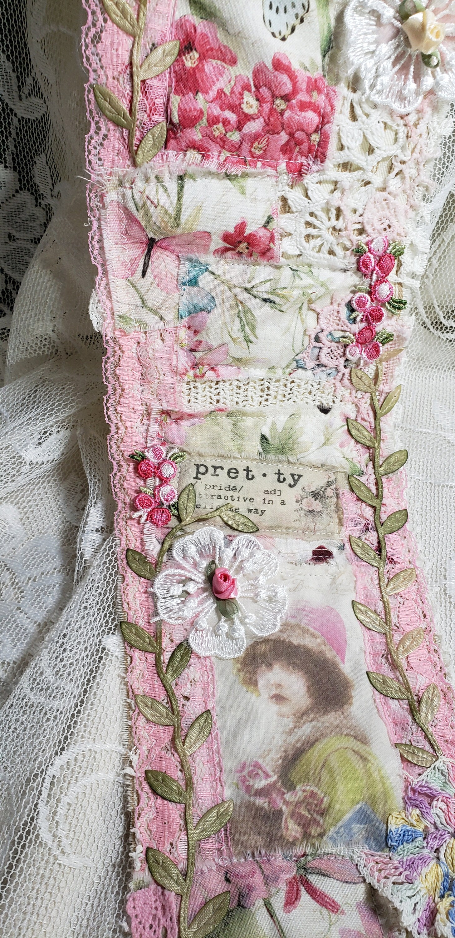 This is a Snippet Roll on a Mini Rolling Pin. Pink Snippet, Flowers and ...