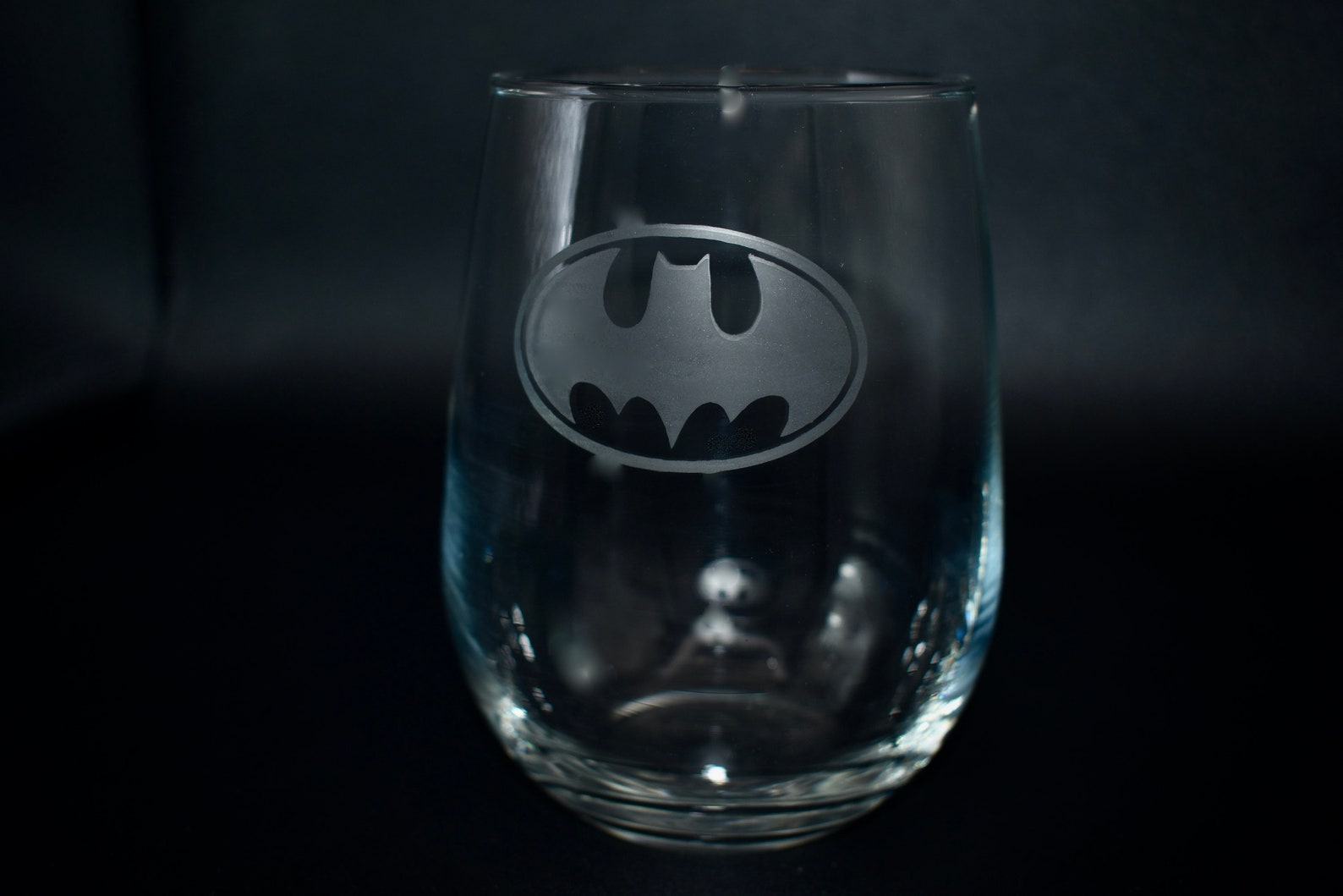 Batman Bat Signal Etched Wine Glass - Etsy