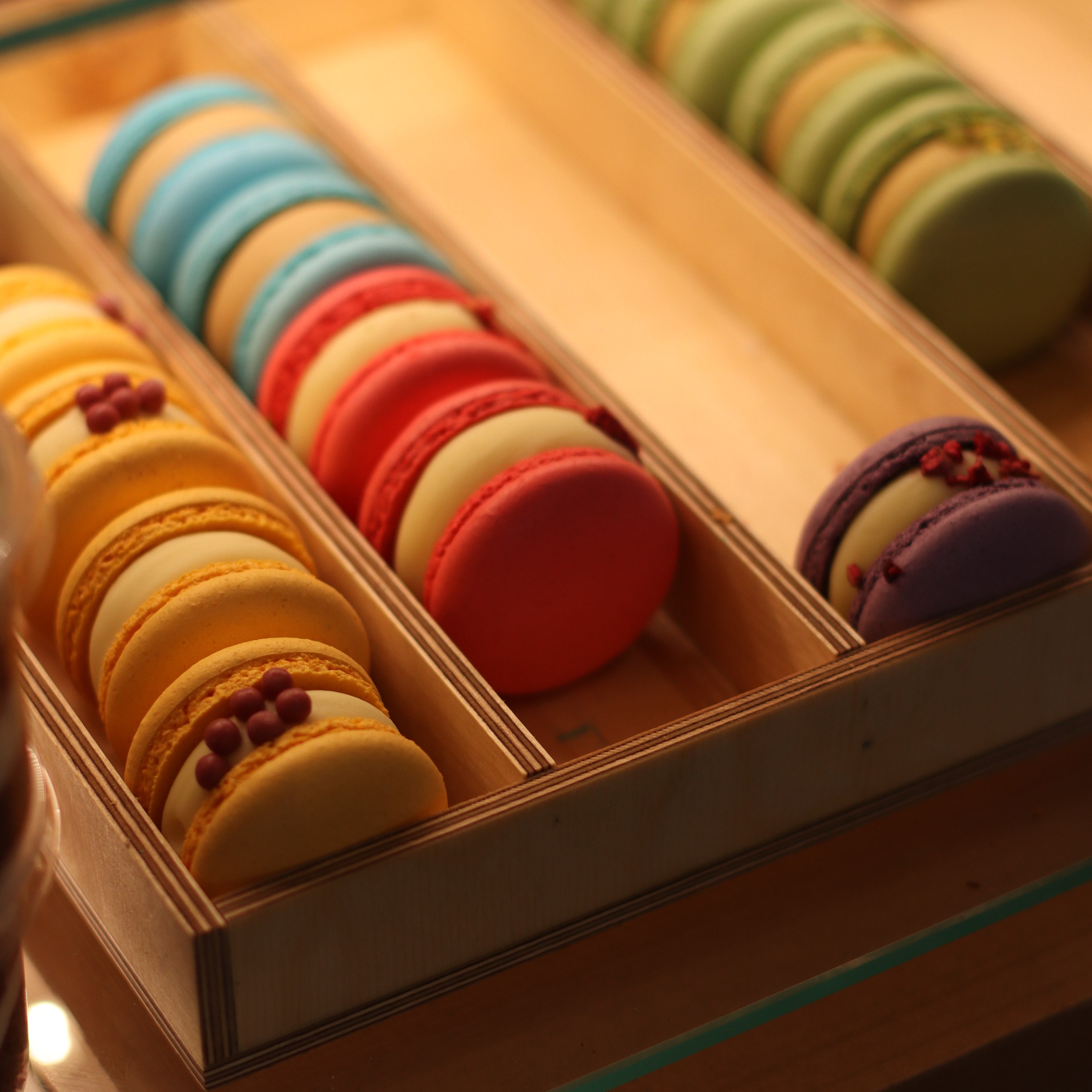 Big Wood Macaron Display Stand, Dessert Table Stand Marshmallow Display ...