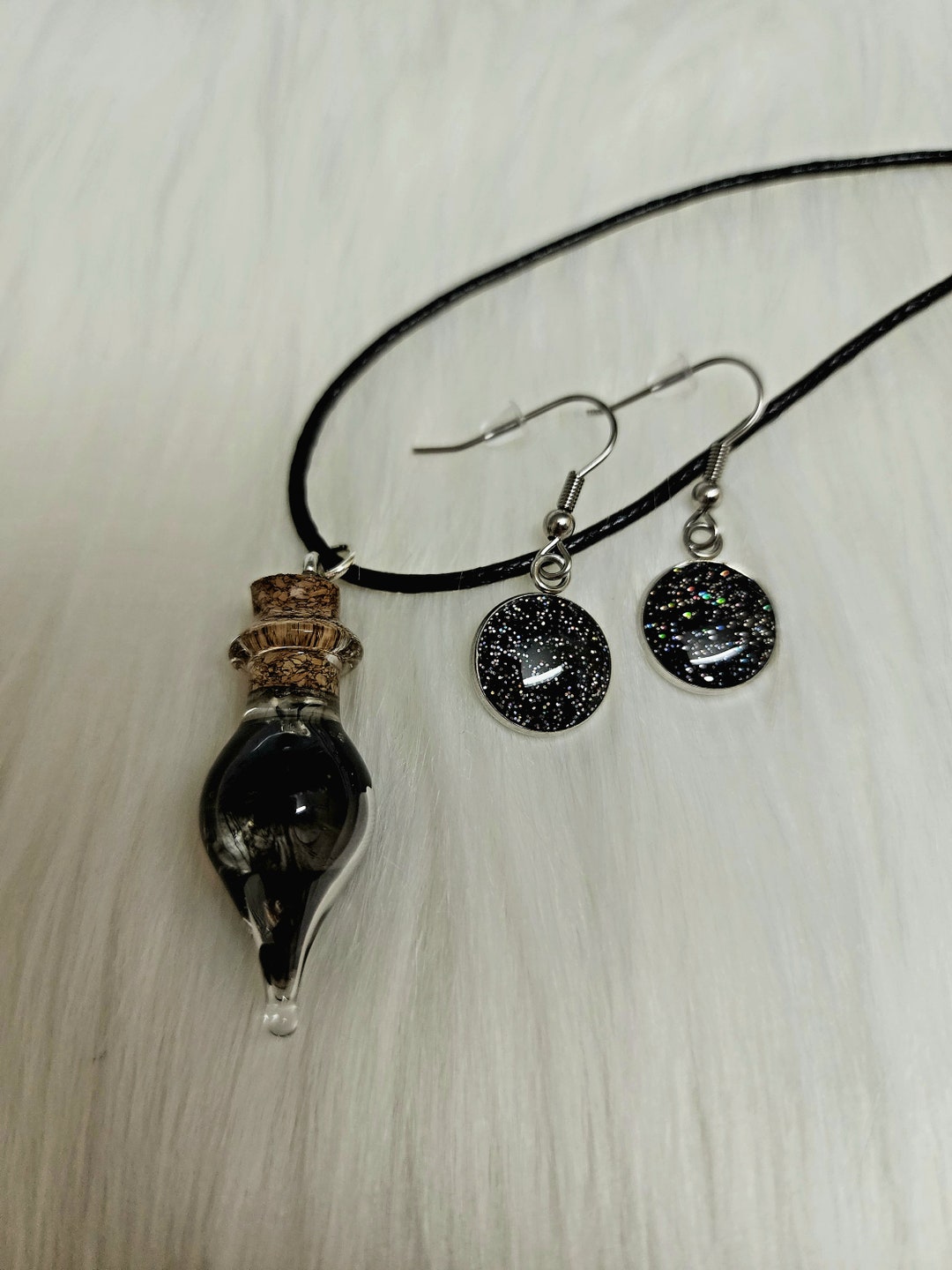 Mini Glass Teardrop Shaped Potion Bottle Necklace, Potion Bottle ...
