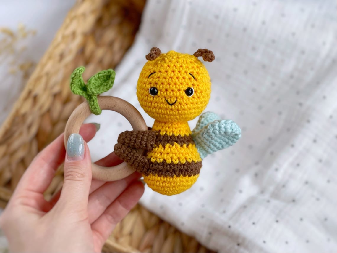 CROCHET PATTERN Bee Rattle Crochet Baby Rattle Bumblebee | Etsy