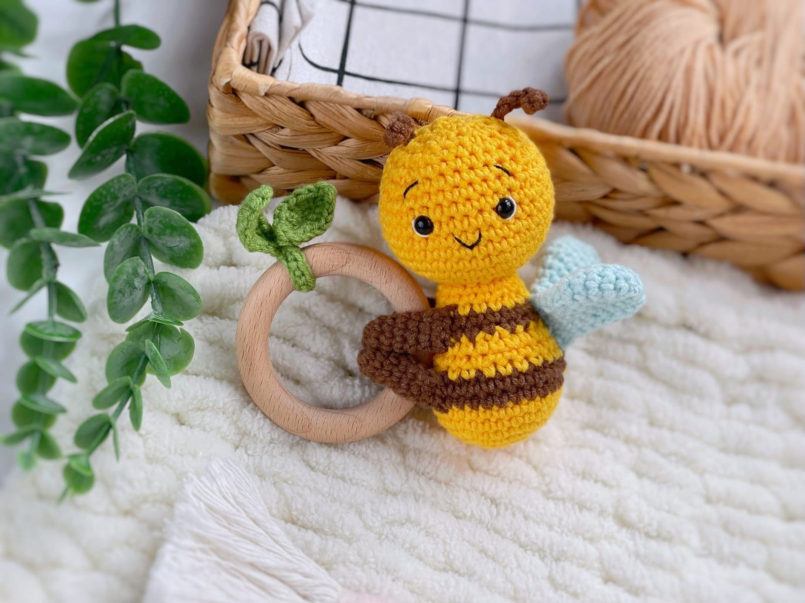 CROCHET PATTERN Bee Rattle Crochet Baby Rattle Bumblebee | Etsy