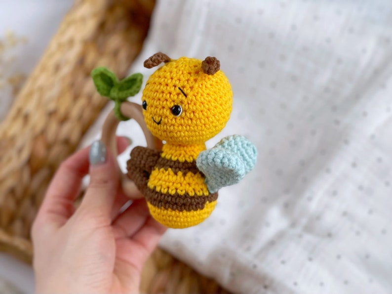 CROCHET PATTERN Bee Rattle Crochet Baby Rattle Bumblebee | Etsy