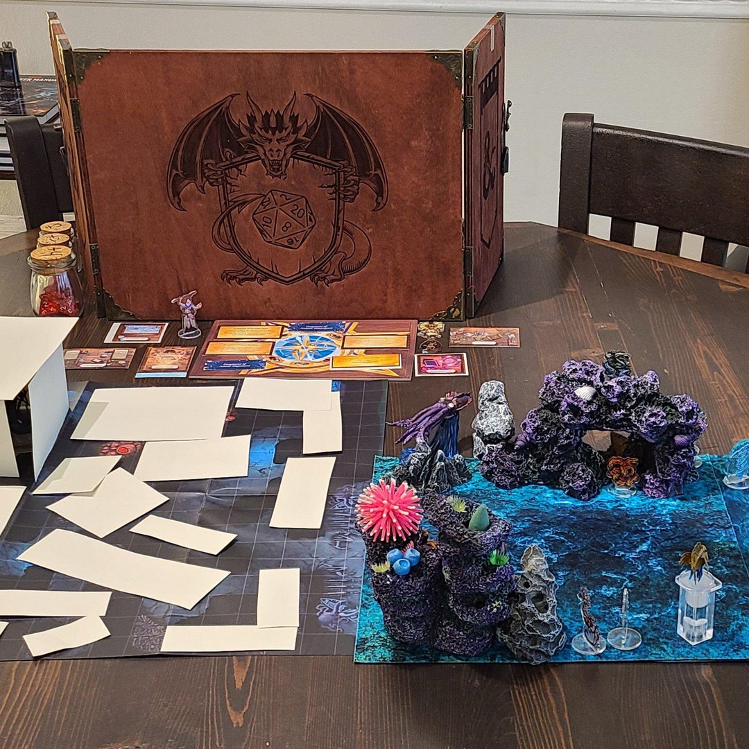 Custom Dungeon Master Screen, DM Screen Magnetic, Wooden Dnd Screen ...
