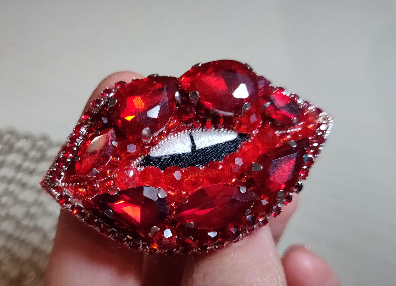 Hot Sweet Red Lips Beaded Embroidered Brooch Red Brooch - Etsy