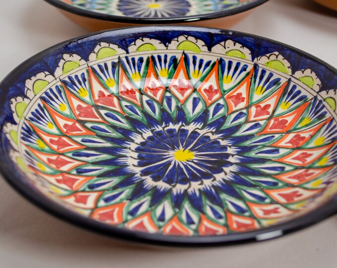 Elegant Uzbek Ceramic Plate With Hand-painted Traditional Patterns ...