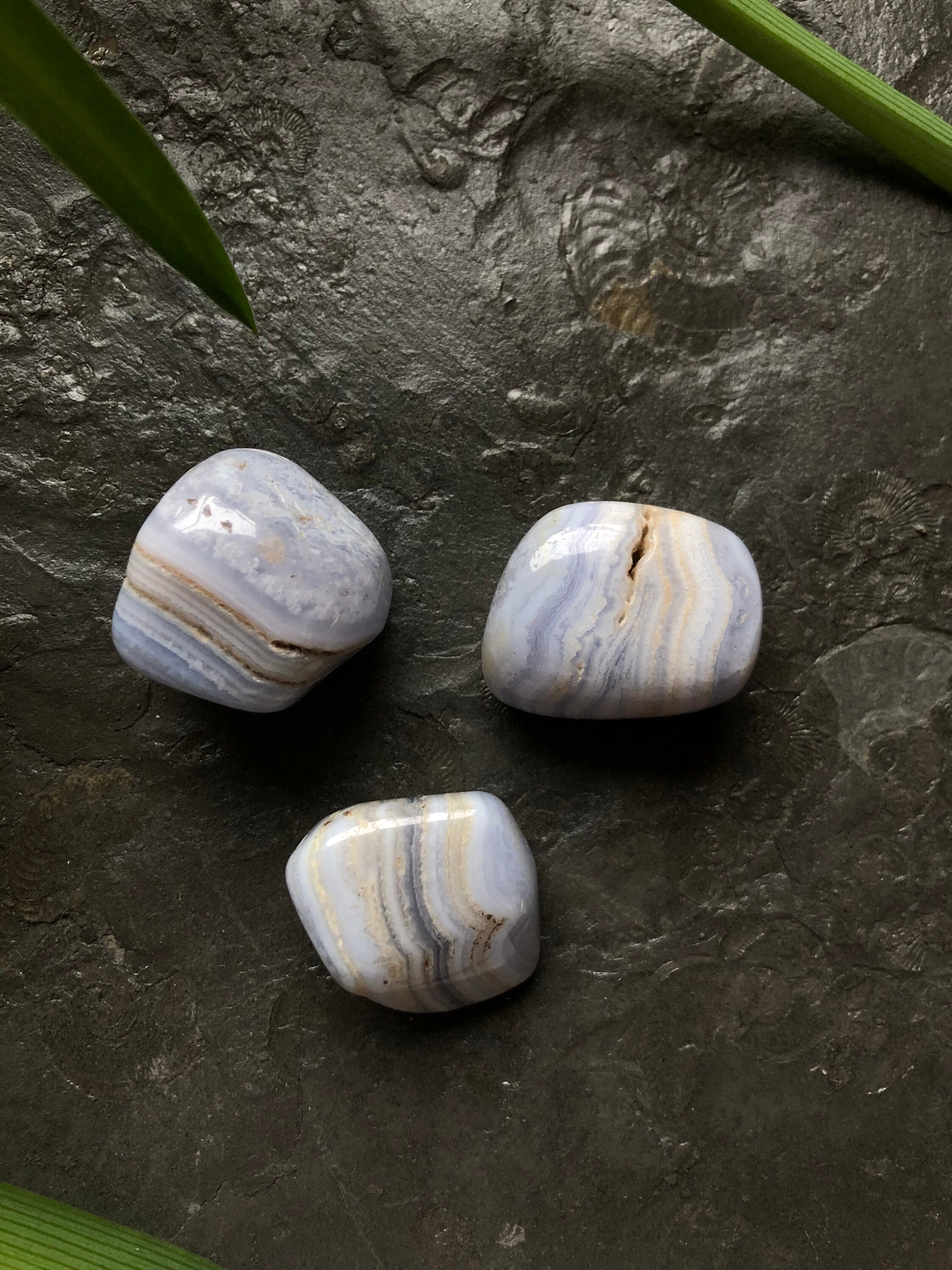 Calcedon Trommelsteine | Etsy