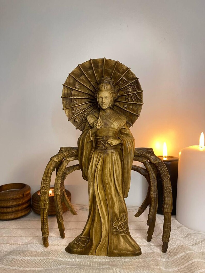 Jorogumo Wood Statue: Japanese Goddess Spider Woman Yokai Decor - Etsy