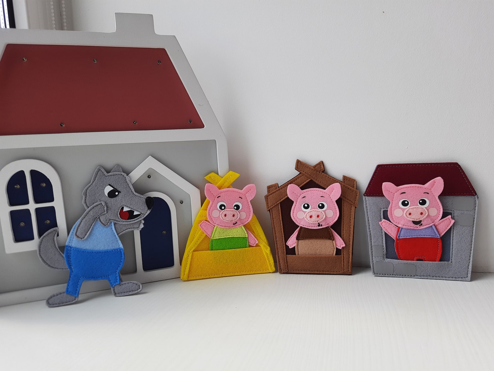 Storytime Fun With 3 Pigs & Big Bad Wolf Finger Puppets - Felt Toy Set ...