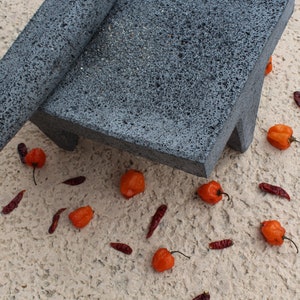 Mexican Metate Made of Dark Lava Rock With Metlapil 22x30 CM, Mexican ...