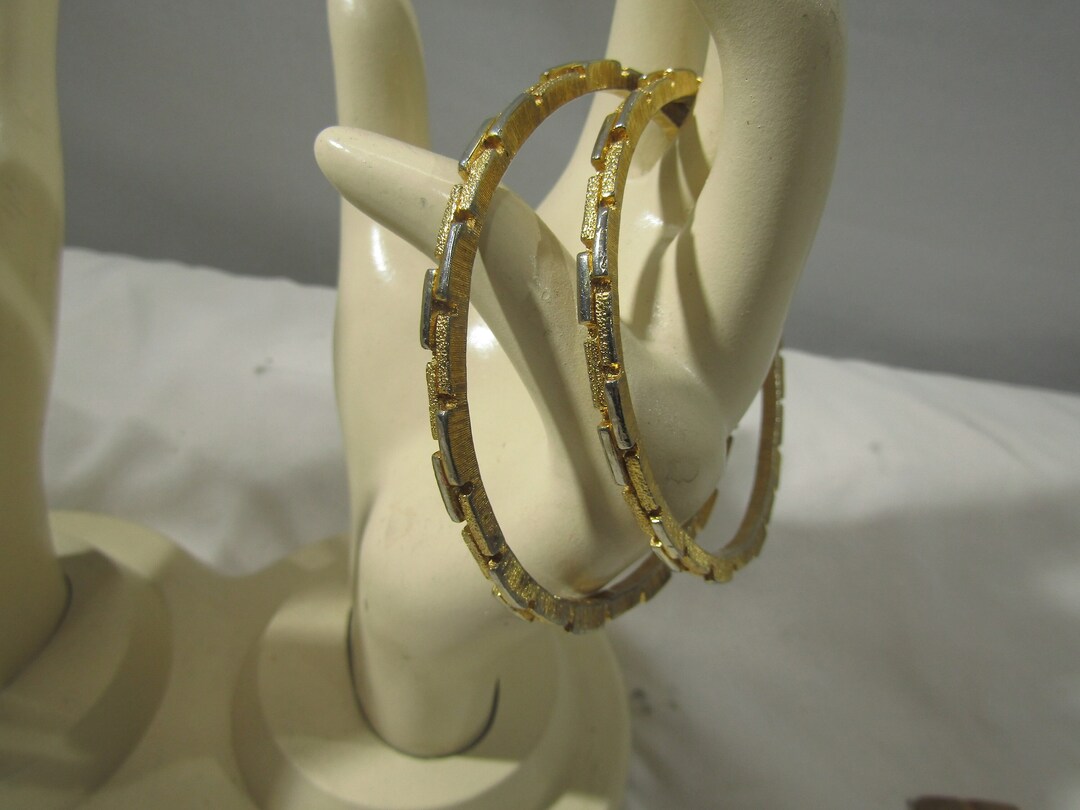 Vintage Crown Trifari Bangle Bracelet - Etsy