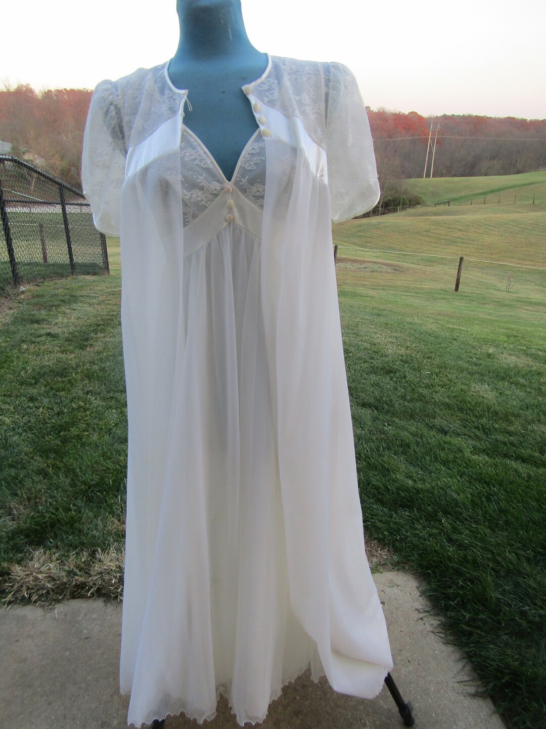 Vintage White Long Nylon and Chiffon Nightgown and Robe - Etsy