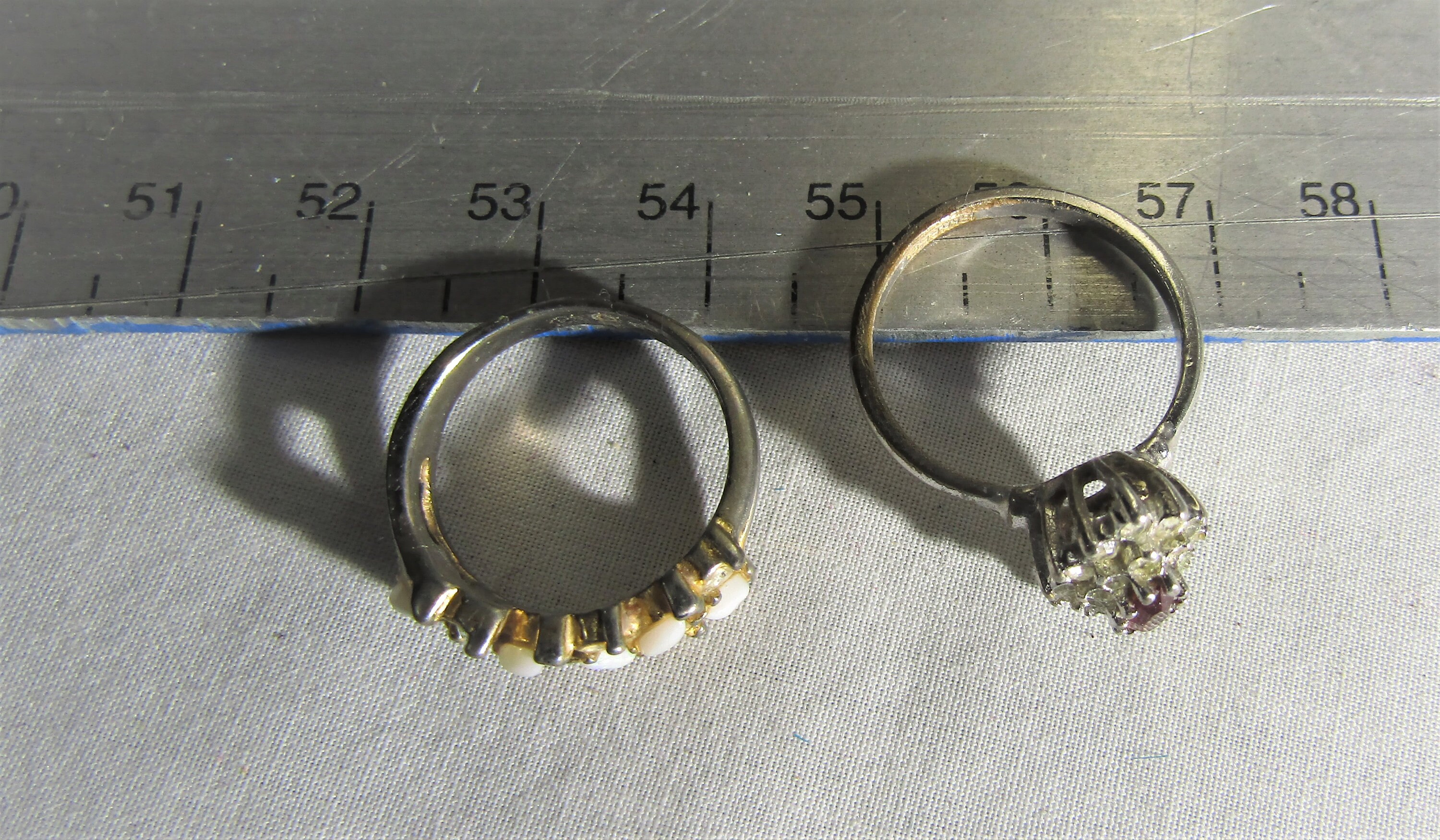 2 Vintage Costume Rings - Etsy