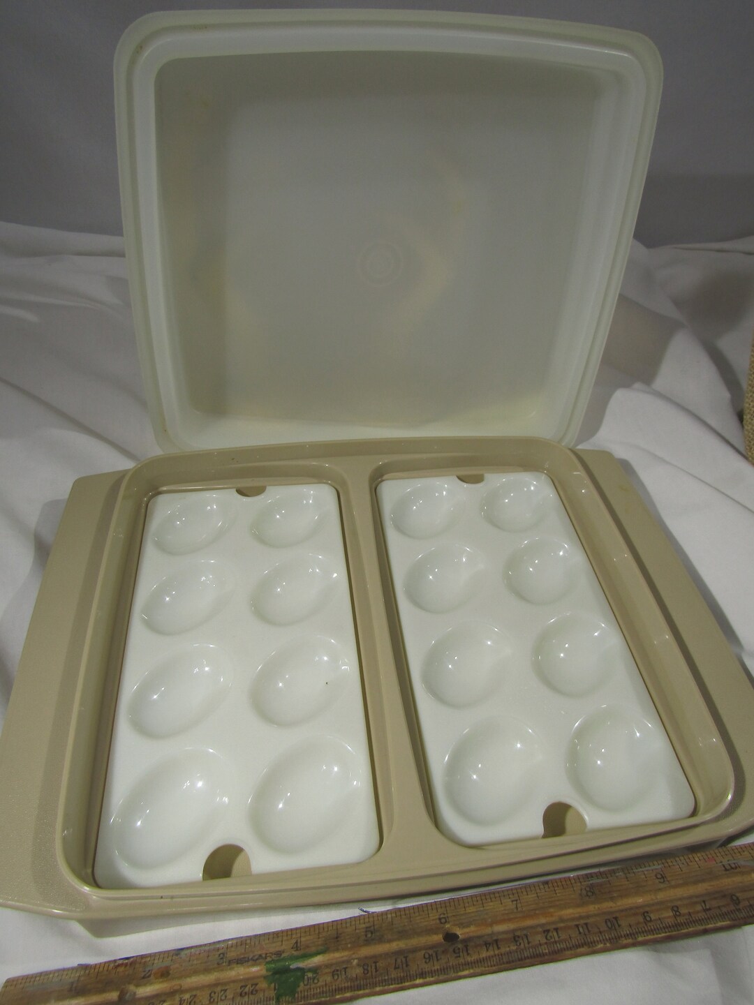 Vintage Tupperware/ Egg Carrier - Etsy