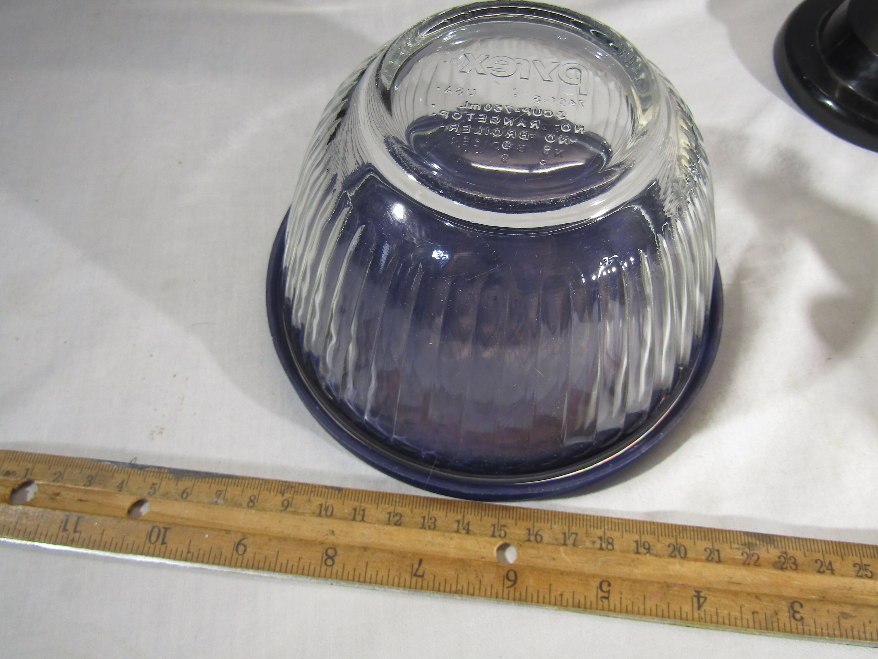 Vintage Pyrex Bowl and Lid/ 7401c Bowl - Etsy