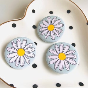Daisy Pin Button - Etsy