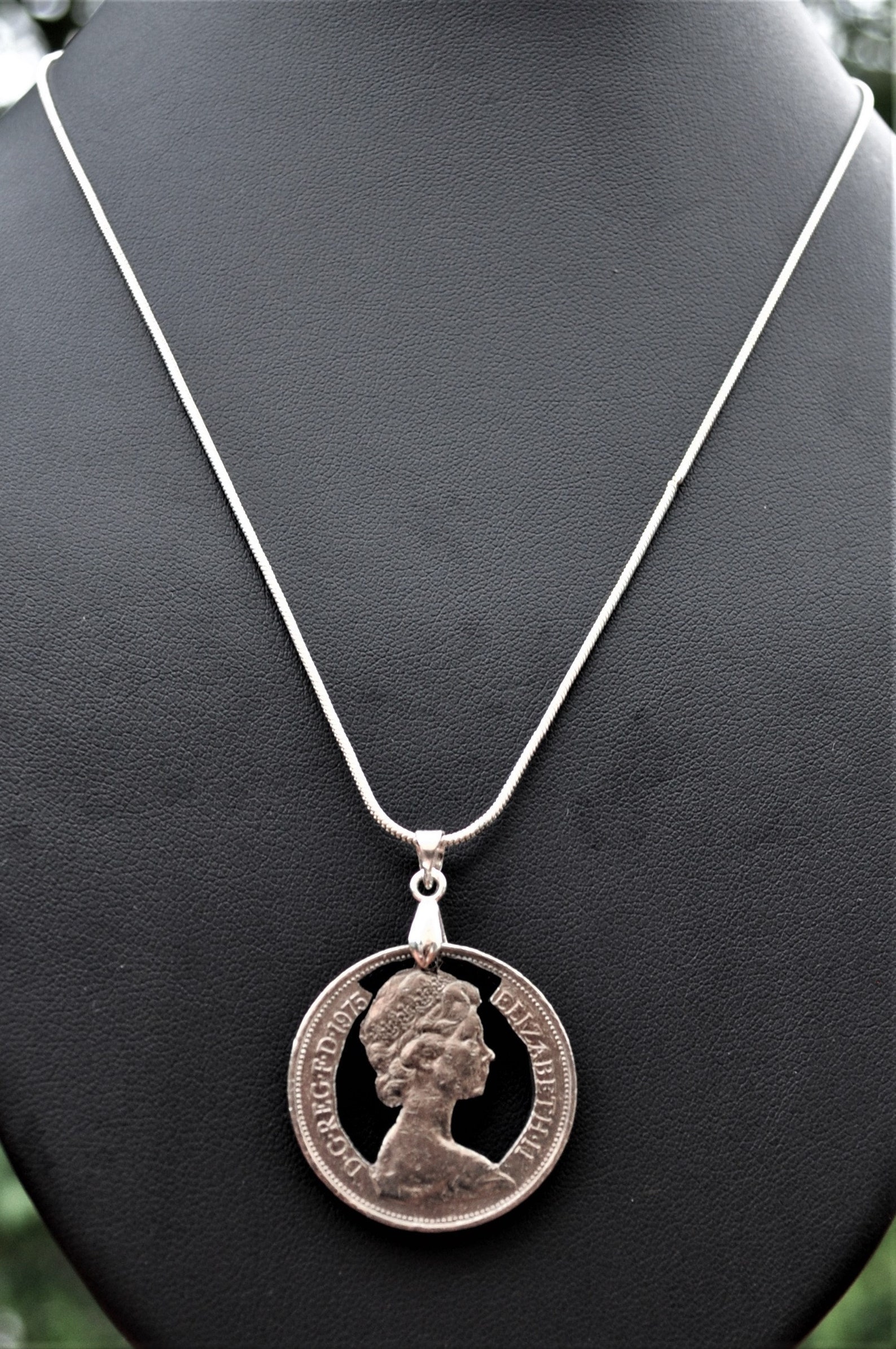 Queen Elizabeth II Cut Coin Pendant Necklace - Etsy