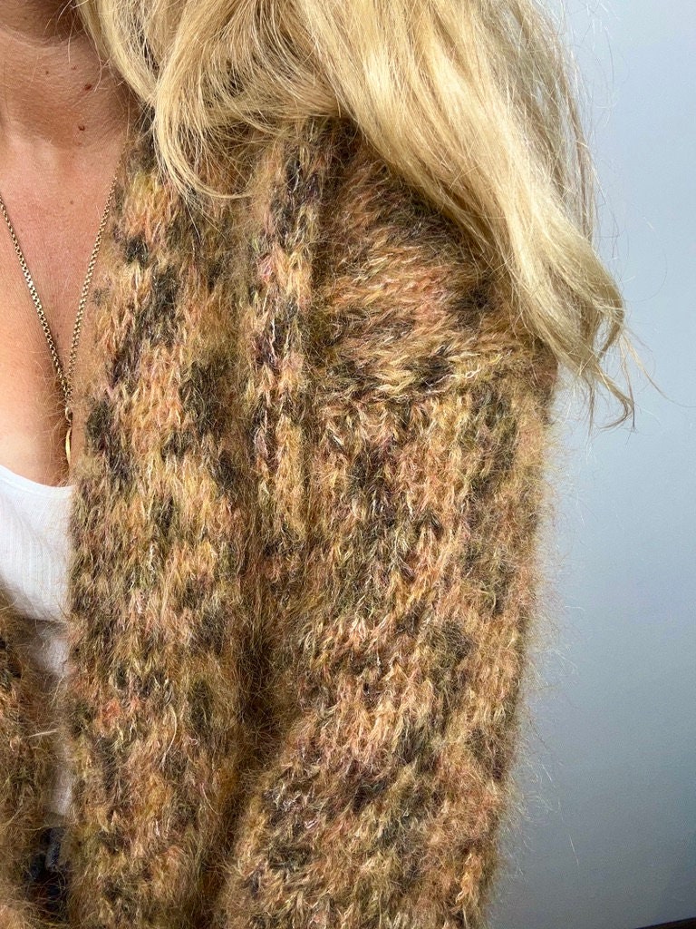 Leo Knitting Pattern - Etsy