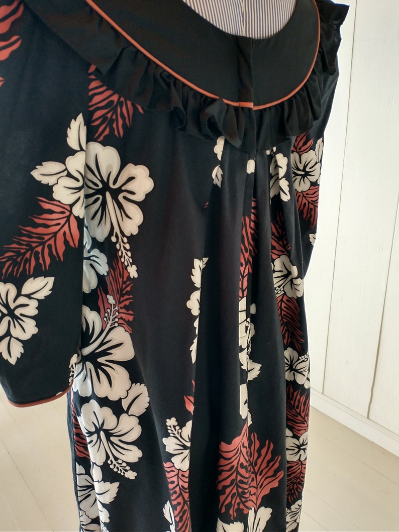 Vintage Mu'umu'u Hawaiian Dress Muumuu Floral Ruffle 1980s Resort ...