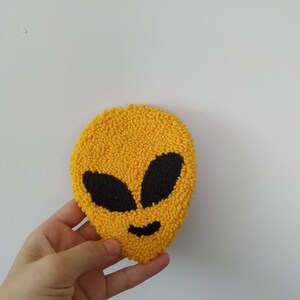 Hand Tufted Alien Head Halloween Decor, Punch Needel Set of 2 Mini Mug ...