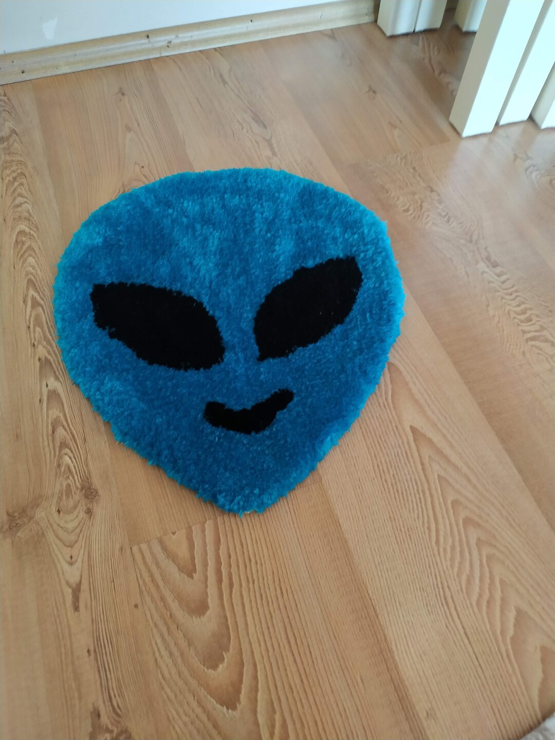 Alien Head Tufted Rug, Handmade Tufting Custom Rug, Space Carpet Home ...