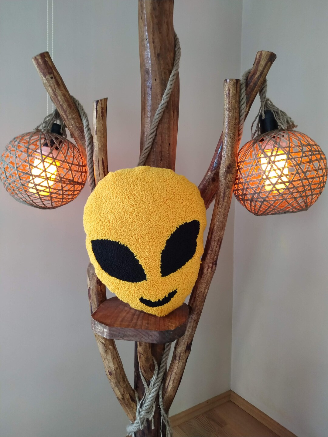 Punch Needle Alien Halloween Pillow, Hand Tufted Alien Head Pillow ...