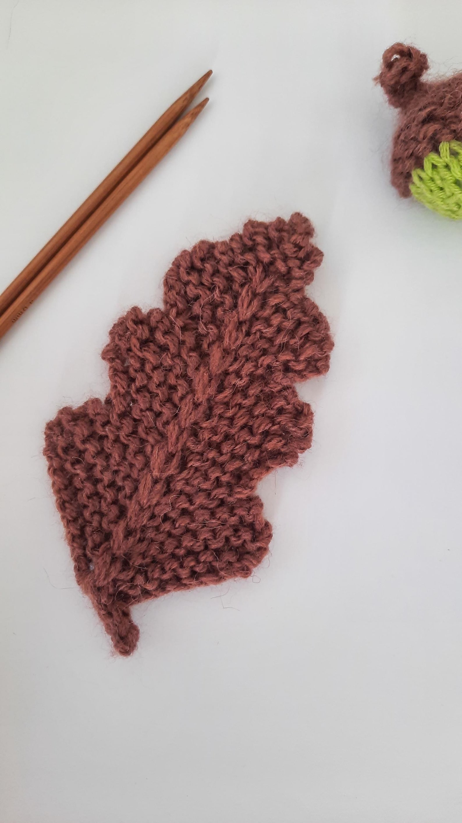 Leaves and Acorn Knitting Pattern, Home Decor (PDF Pattern) - Etsy