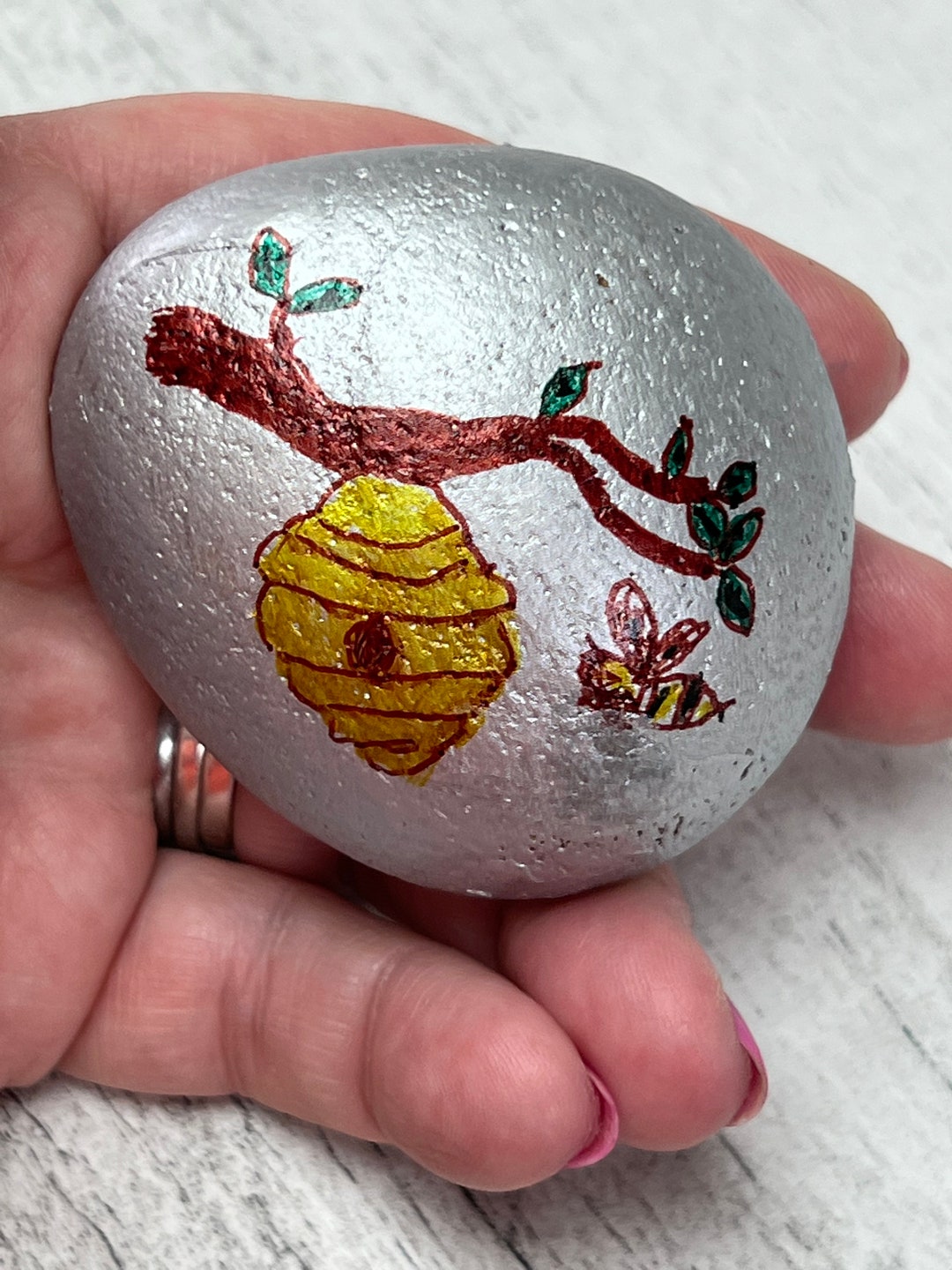 Hand-painted Bee Art on Pebble, Bee Scene Art, Pebble Art, Gift for Bee ...
