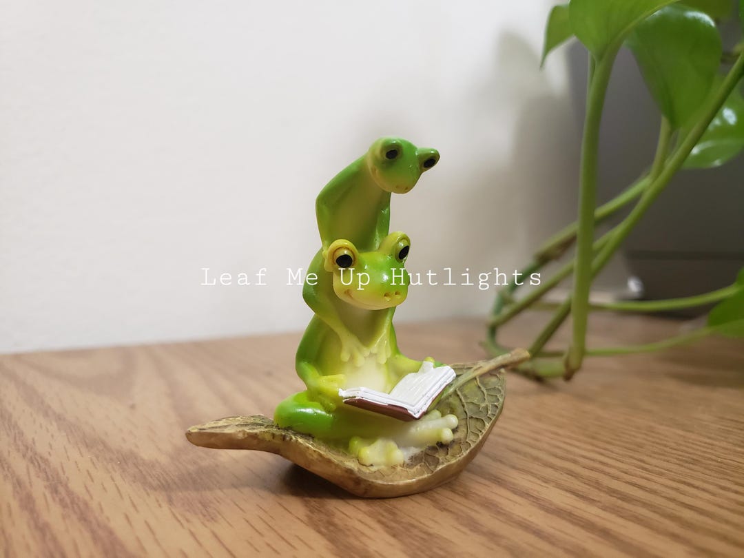 Frog Reading A Book, Green Baby Frog Miniature Figurine, Fairy Garden ...