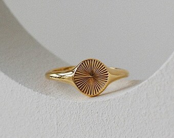 Sun Signet Ring - Etsy