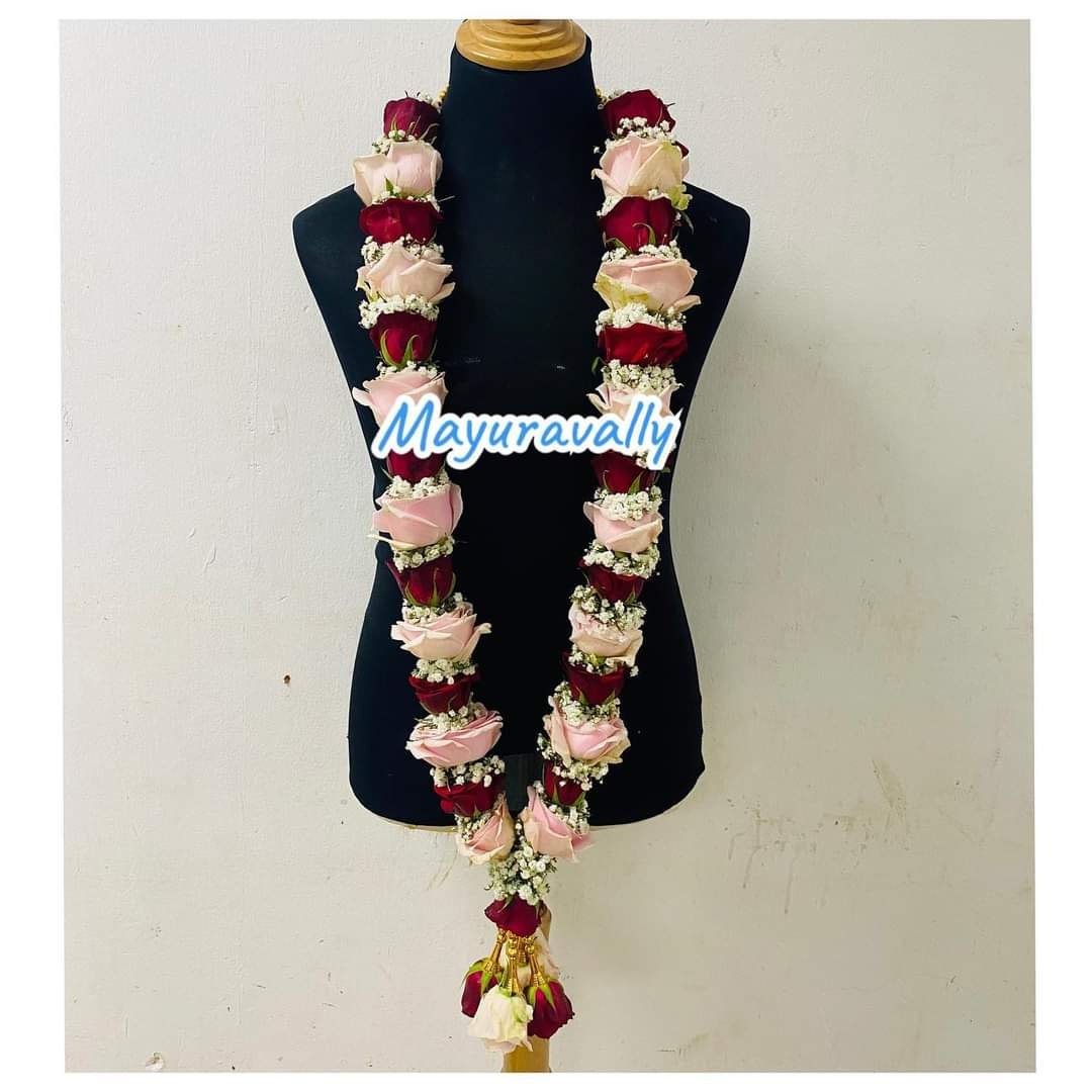 Fresh Whole Roses With Baby's Breath Gypsophila Garland Mala Jai Mala ...