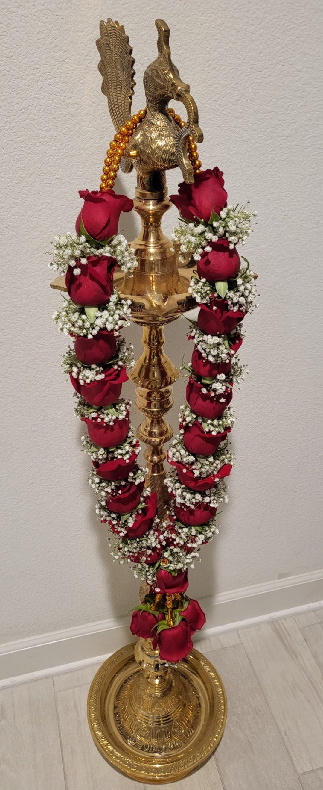 Garland Red Roses With Baby Breath Indian Nepali Thailand Mala Malai ...