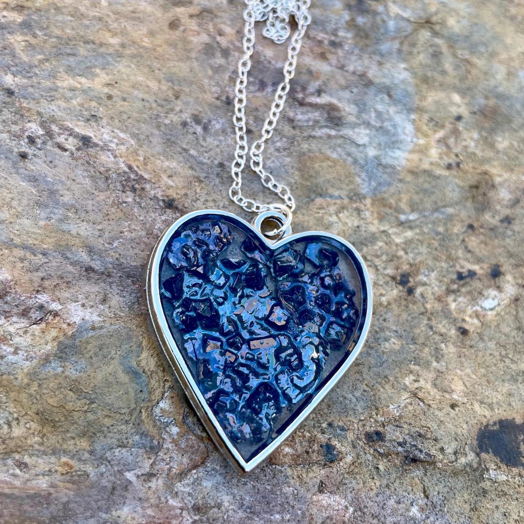 Blue Bismuth Crystal Cluster Silver Heart Bezel UV Resin 20/22 Inch ...