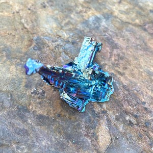 Blue Gold Bismuth Iridescent Tower Crystal 21 Grams - Etsy
