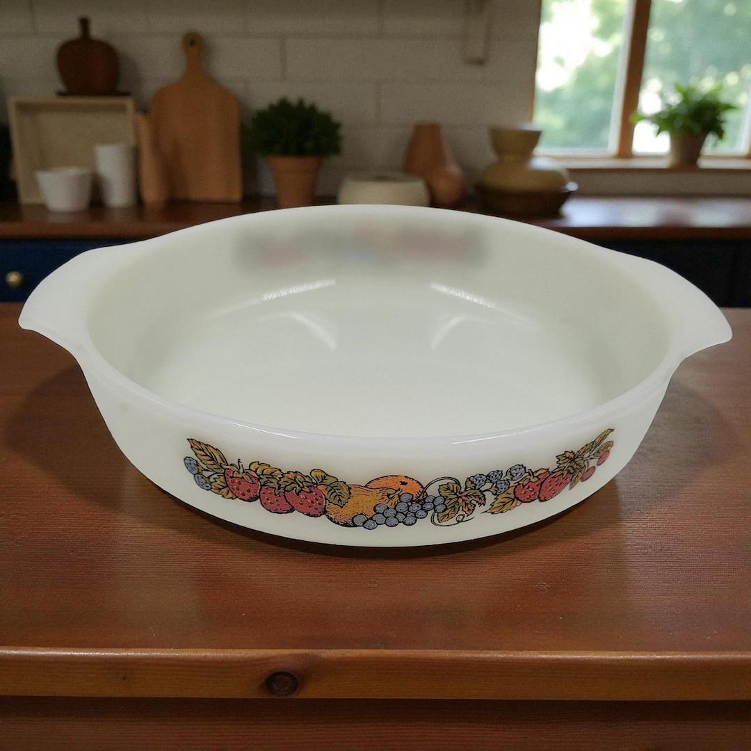 Vintage #423 Anchor Hocking Fire King Milk Glass 9 in Bakeware Nature's ...