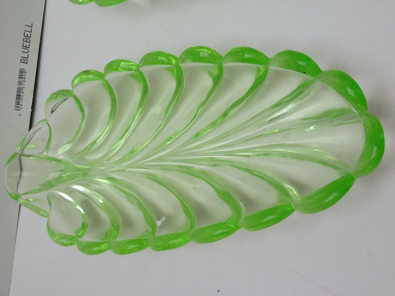 Vintage verde plomo diseño vidrio prensado que sirve platos 1 1/2 84DG ...