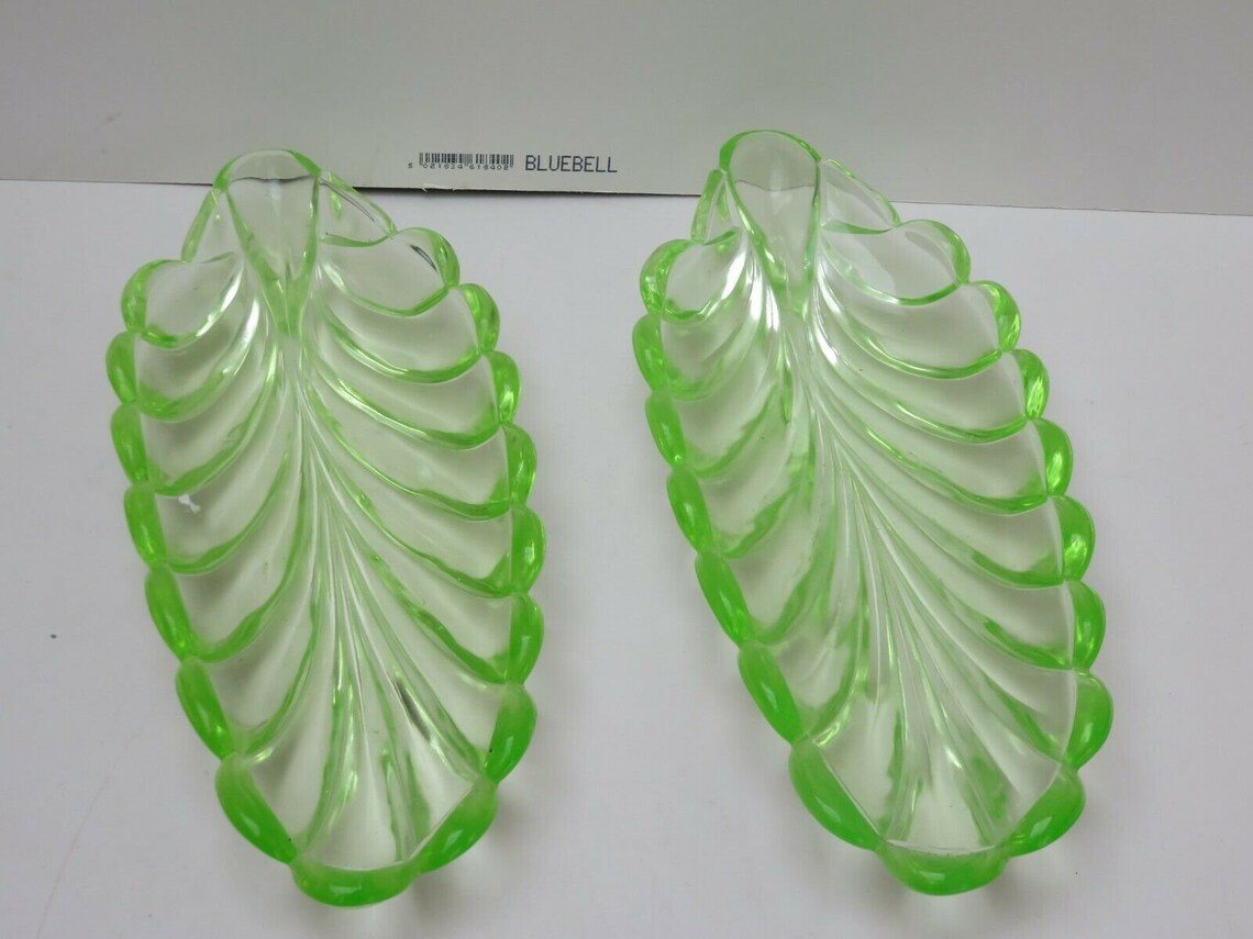 Vintage verde plomo diseño vidrio prensado que sirve platos 1 1/2 84DG ...